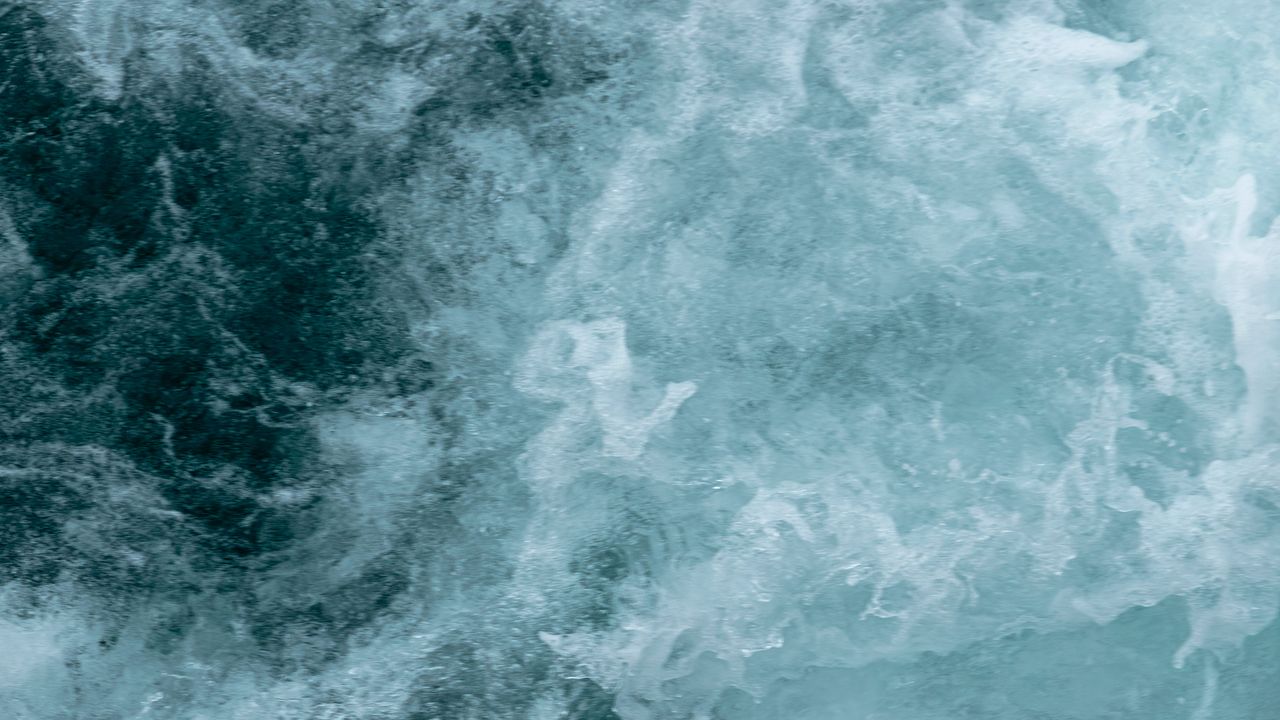 Satellites watch as record-breaking ocean waves carry a storm's power ...