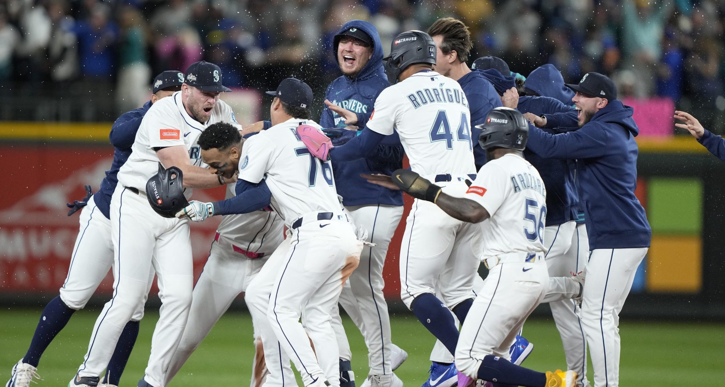 Mariners' marathon ALDS win breaks decade-long record