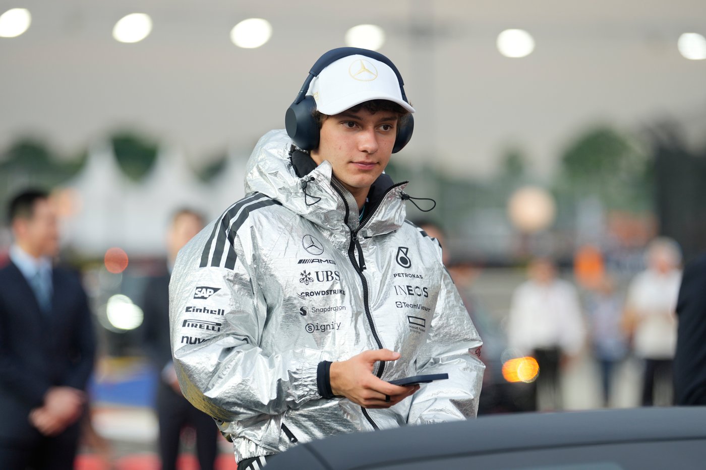 George Russell and Kimi Antonelli staying with Mercedes F1 team in 2026