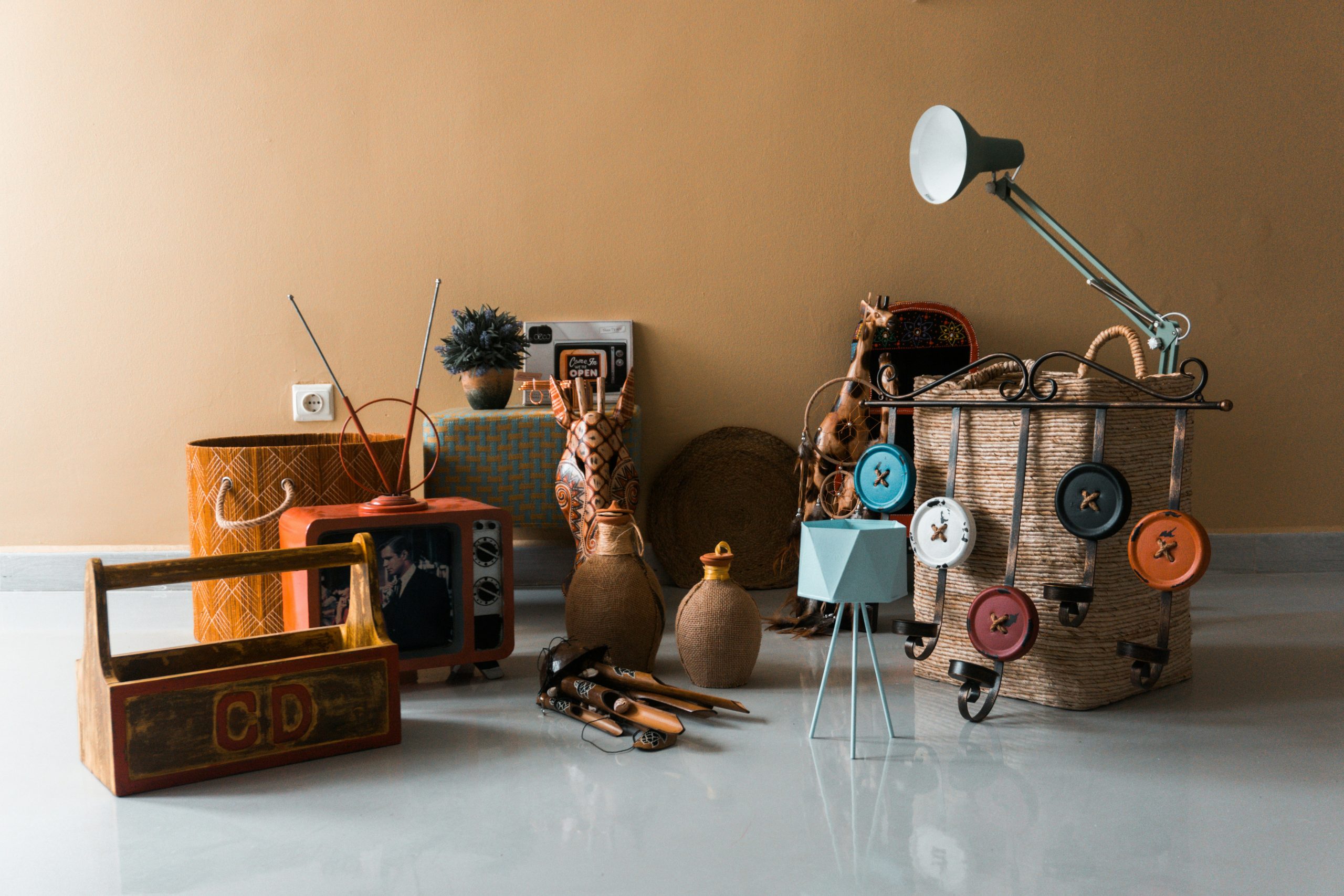 How to Trace Family History Through Heirloom Objects