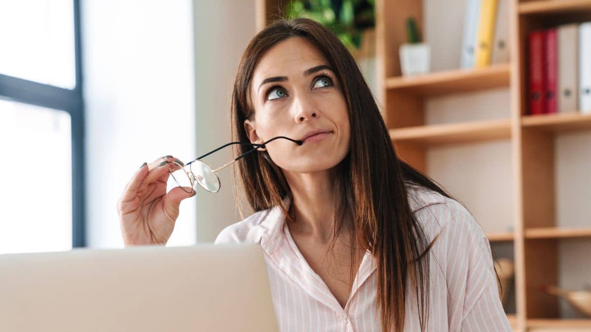 15 Office Habits That Can Delay Your Promotion
