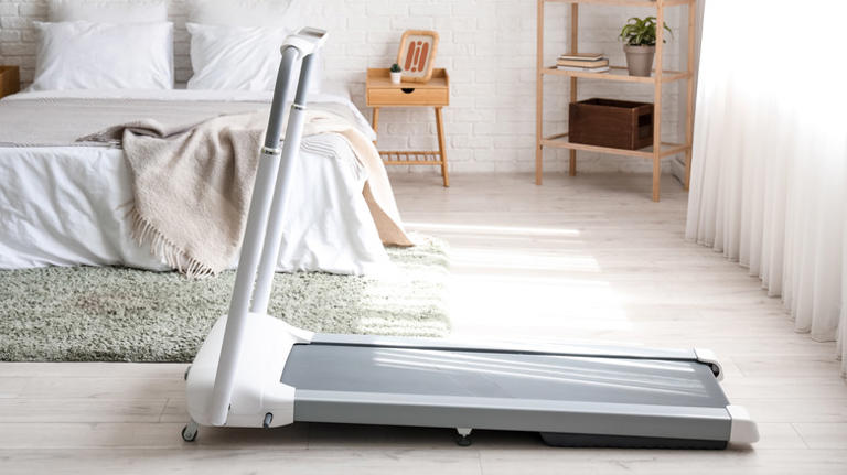 13 Things To Toss From Your Guest Bedroom Immediately