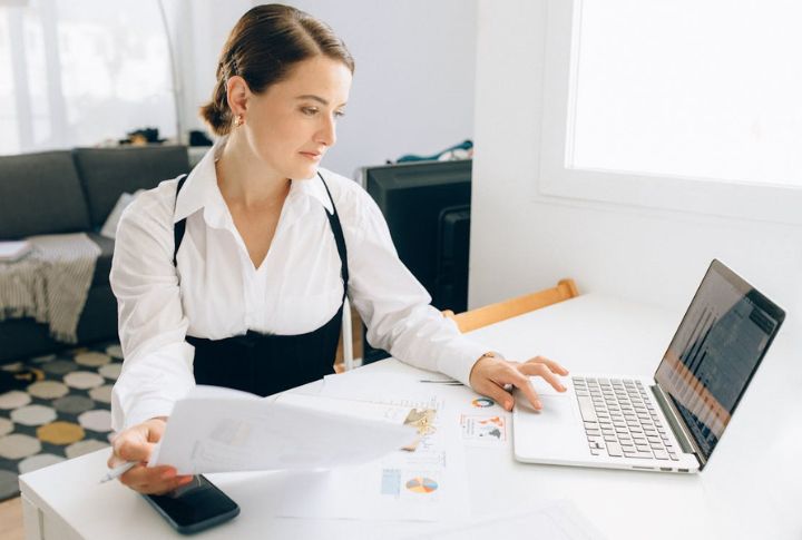 10 Financial Habits That Build True Long-Term Stability