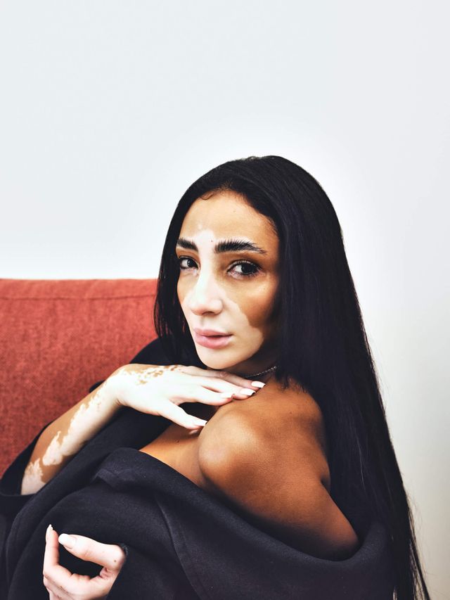 Logina Salah: “La bellezza non è perfezione ma autenticità e coraggio”