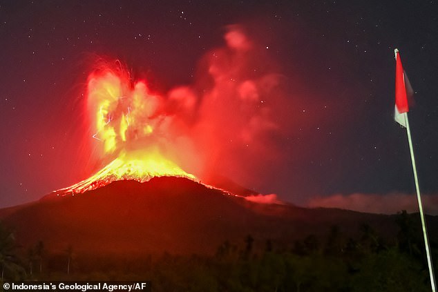 Explosive volcano eruption in Pacific Ring of Fire forces evacuations ...