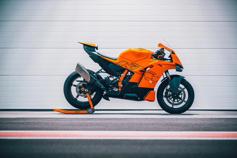 KTM 990 RC R: la nuova supersportiva con DNA della MotoGP