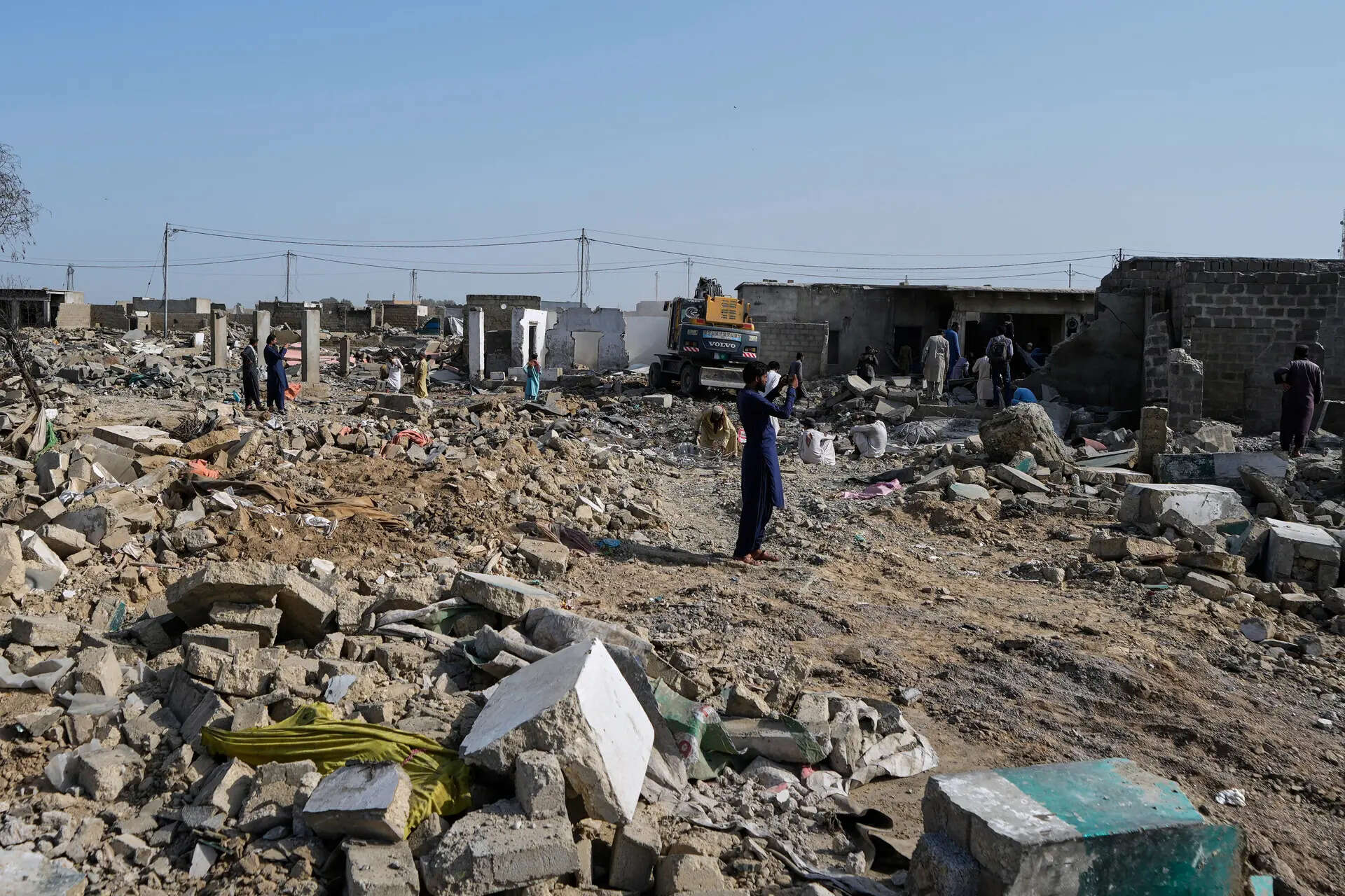 Pakistan says it has agreed to a 48-hour ceasefire with Afghanistan
