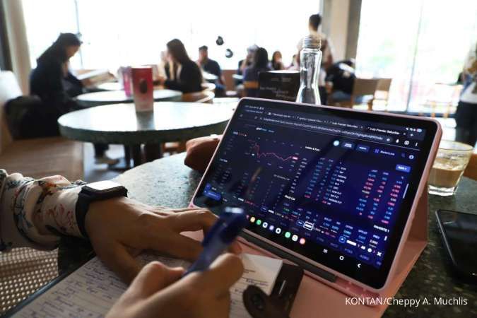 Simak prospek kinerja emiten yang banyak diborong asing kala IHSG amblas