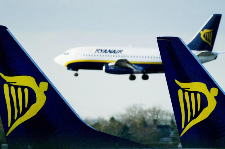 Ryanair launch huge 'pay day bonanza' seat sale for June flights