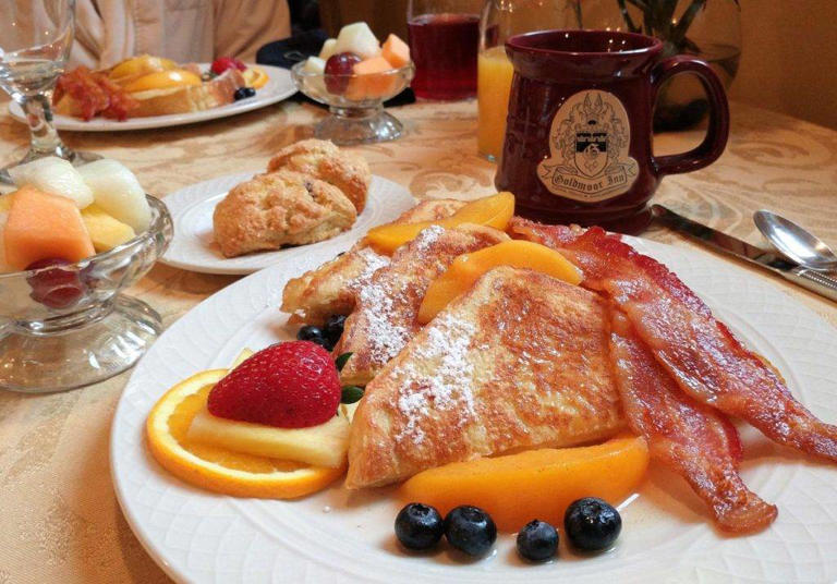 Goldmoor Inn: a Luxurious Getaway on the Great River Road