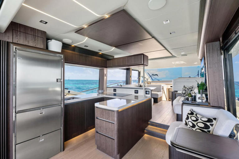 For Sale: Galeon 560 Fly