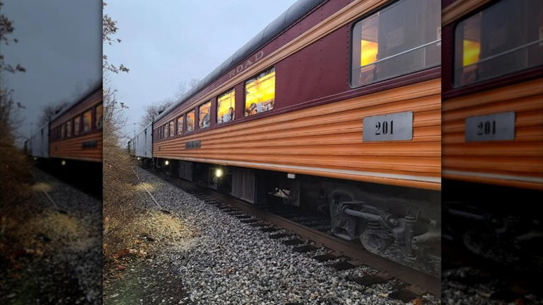 Ohio's Charming Cincinnati Train Ride Offers Guests Tasty Fine Dining ...