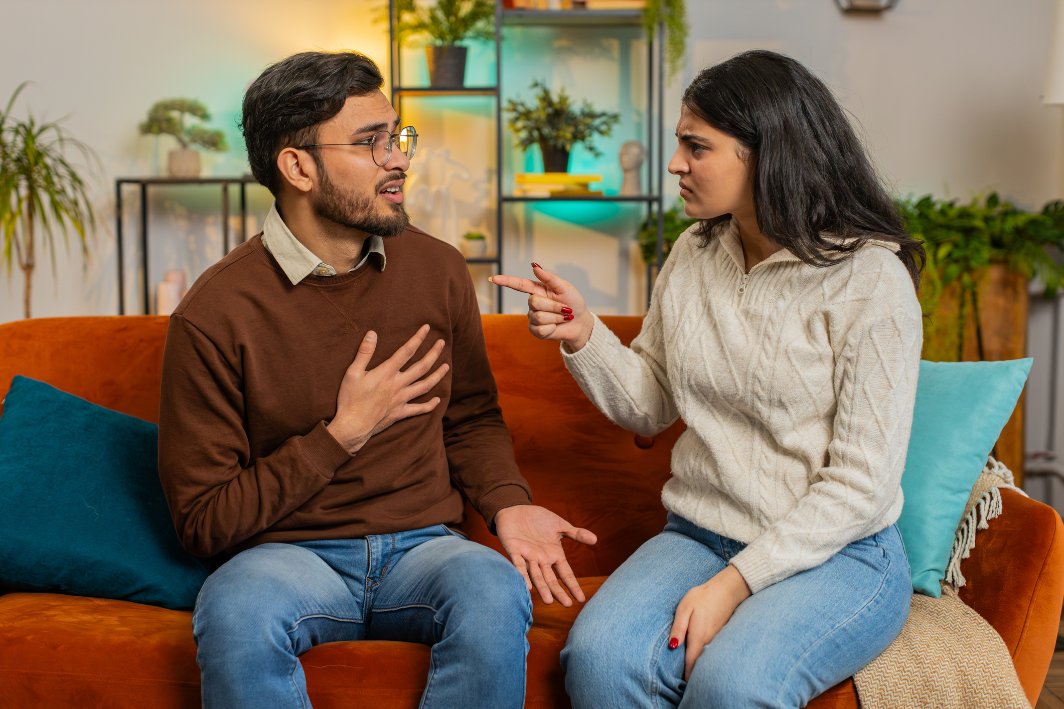 Relationship Red Flags You Should Never Ignore If You Want to Avoid ...