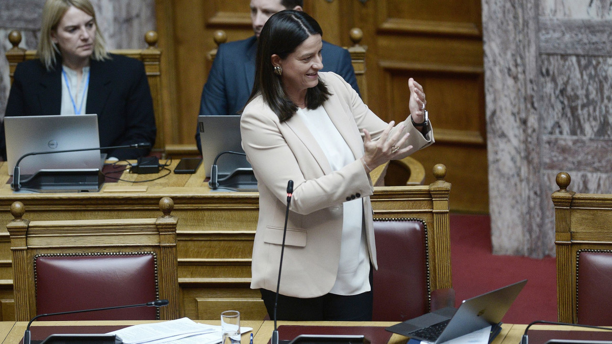 Εργασιακό νομοσχέδιο: Ονομαστική ψηφοφορία και στα 97 άρθρα ζήτησε η ΝΔ ...