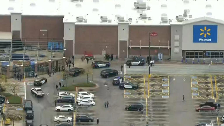 2 people shot at Evergreen Park Walmart; suspect in custody