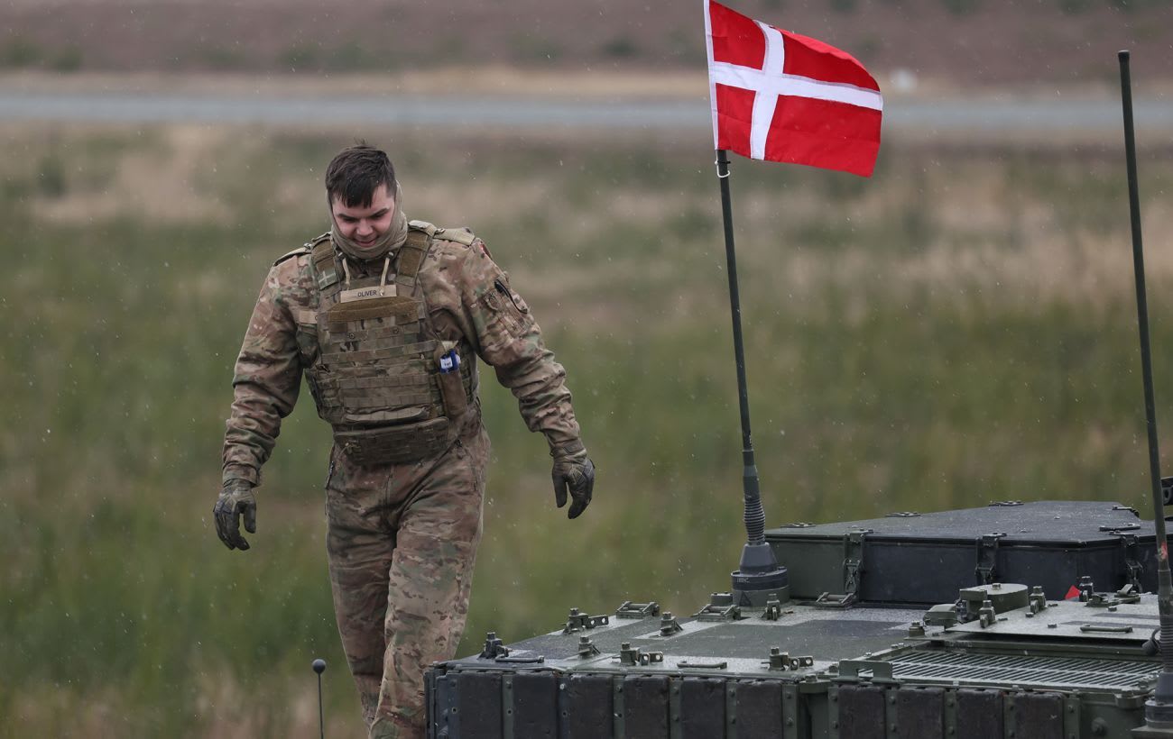 Denmark to provide Ukraine with 1 billion kroner for military training ...