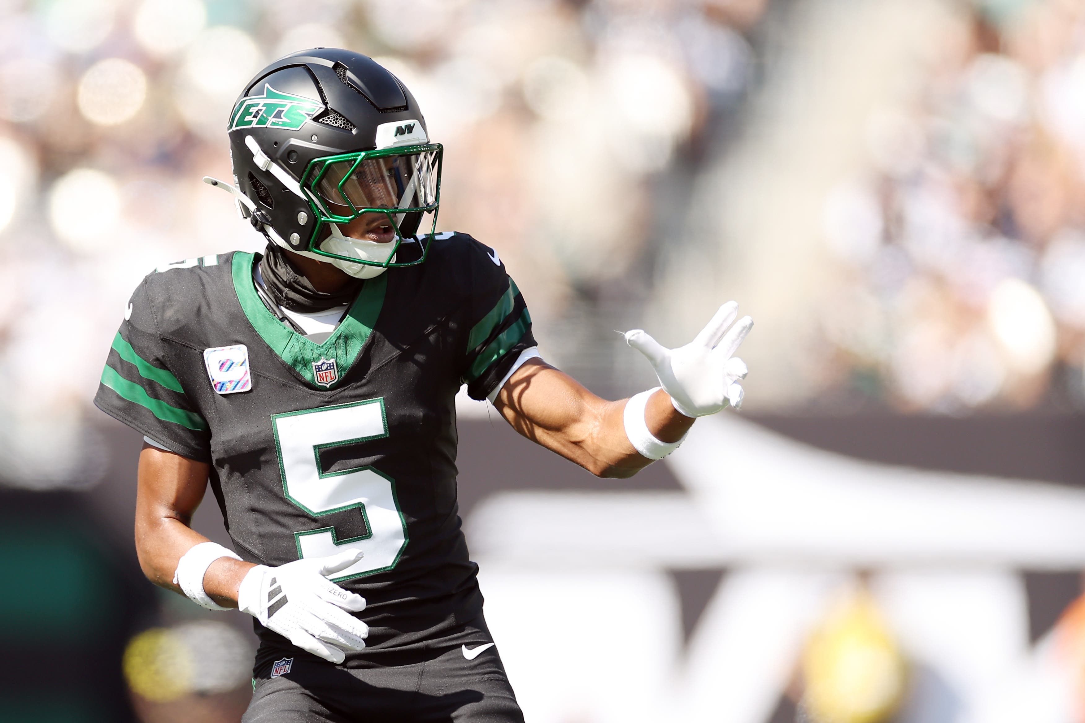 Jets give update on Garrett Wilson after concerning knee injury