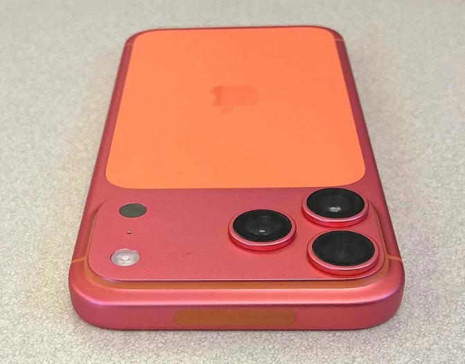 iPhone 17 Pro Max Color Fading: Why Orange Units Are Turning 'Rose Gold'