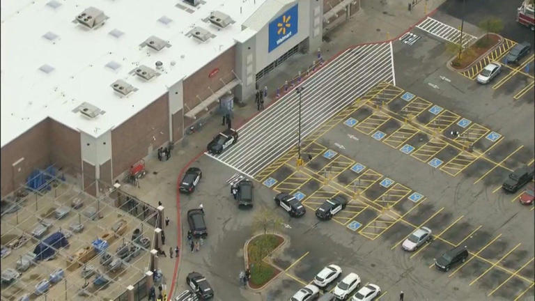 2 hurt in Evergreen Park Walmart shooting, suspect in custody, police say