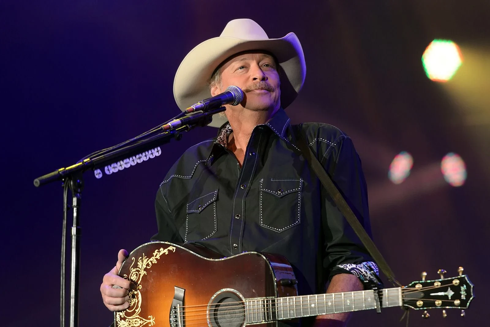 Here’s How to Get the Best Seats to Alan Jackson’s Final Show