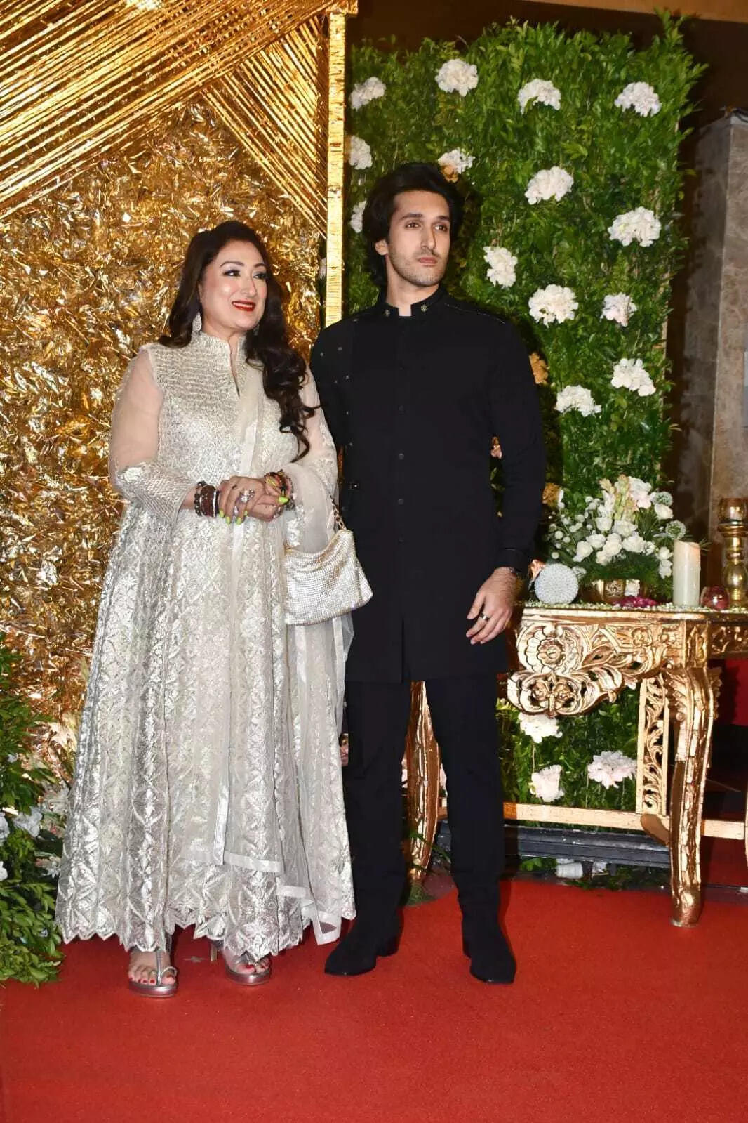 Ramesh Taurani’s Diwali bash: Hrithik Roshan, Pooja Hegde, Sonakshi ...