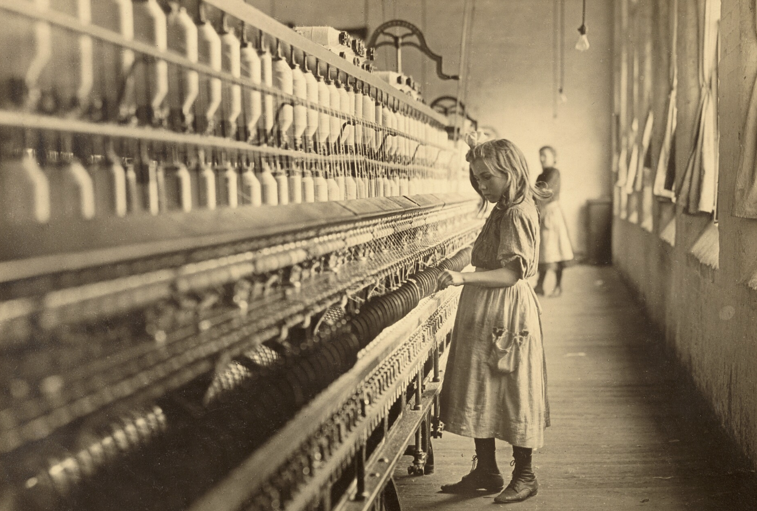 9 vintage photos that show what factory work in America was really like