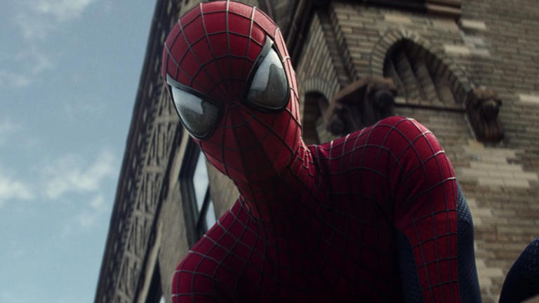 I Did Not Have Andrew Garfield Performing An Acoustic Version Of Spider ...