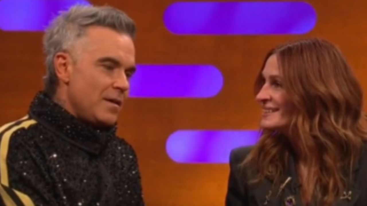 Robbie Williams shocks audience with unexpected gesture after ...