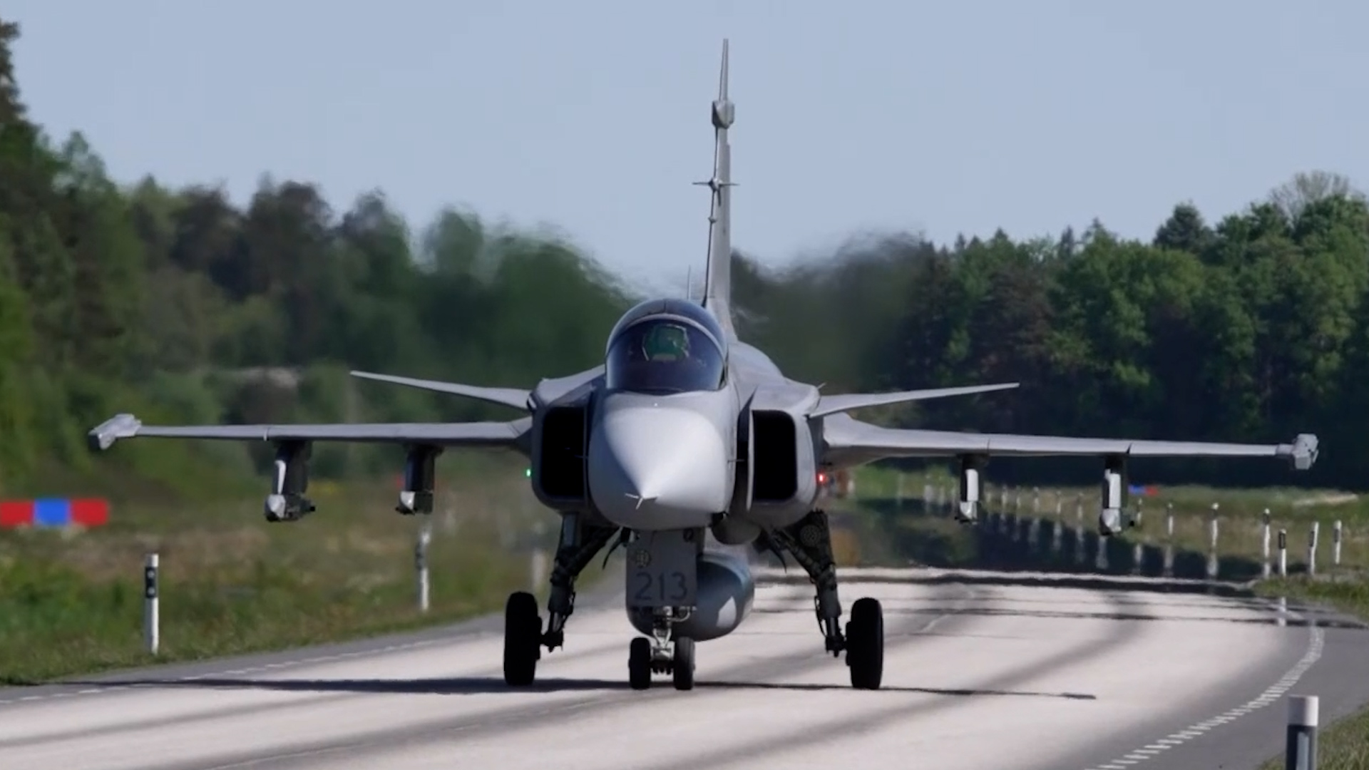 Swedish Jets Practise Landing on Highways