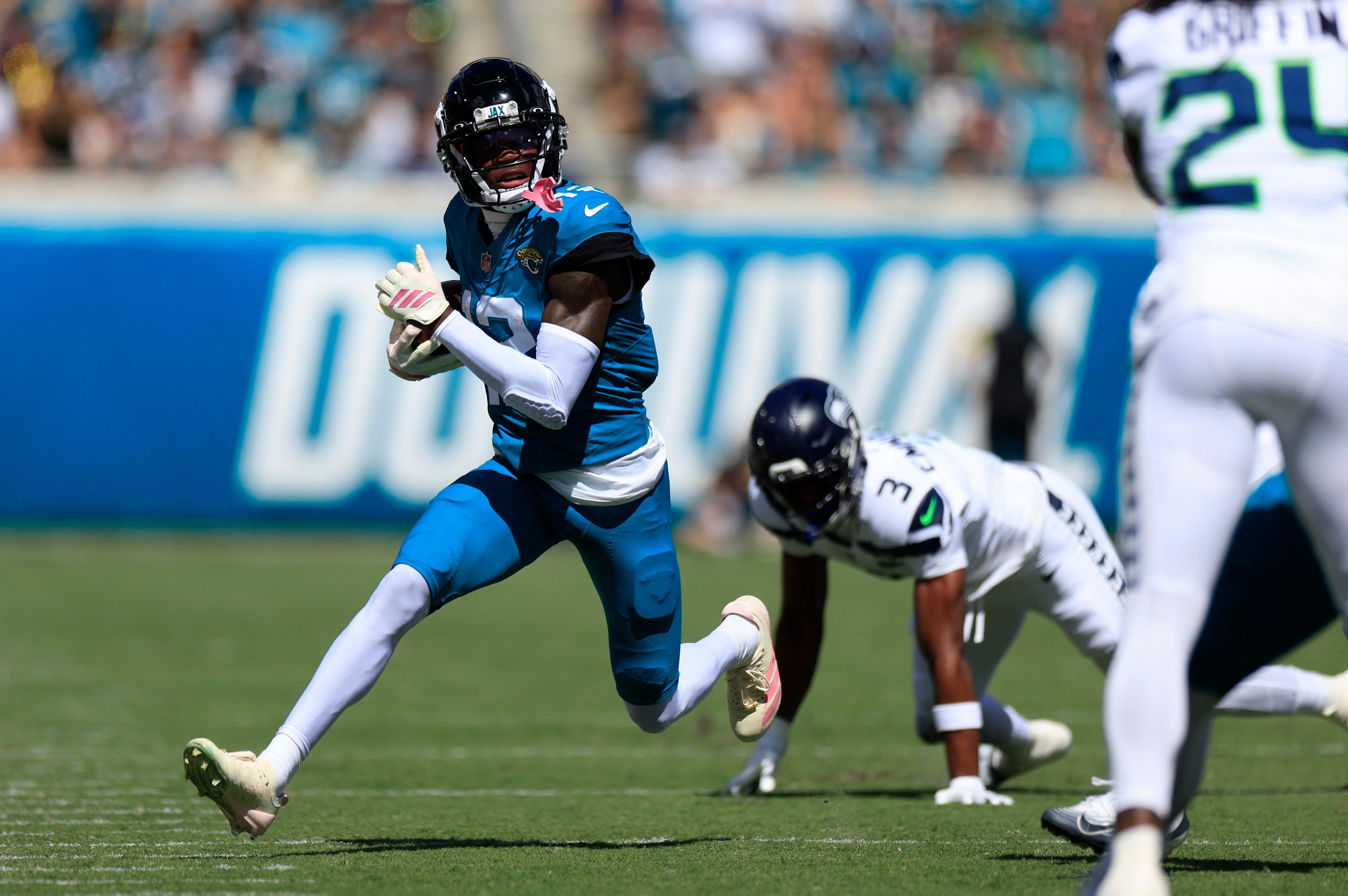 Travis Hunter's role on offense and defense expanding for Jaguars