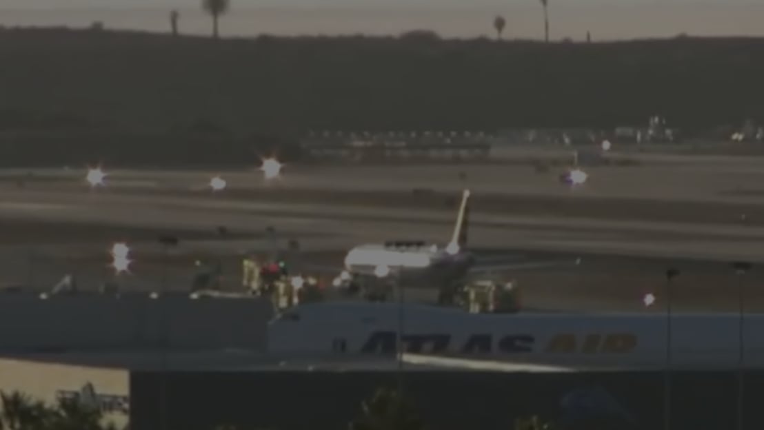 Panic Aboard American Airlines Flight as ‘Fumes’ Fill Cabin Forcing U-Turn