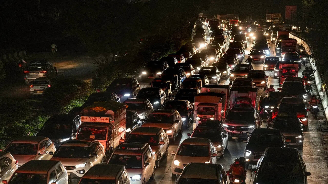 Hours in the Gridlock: How Diwali Rush Turned Delhi Roads Into Parking Lots