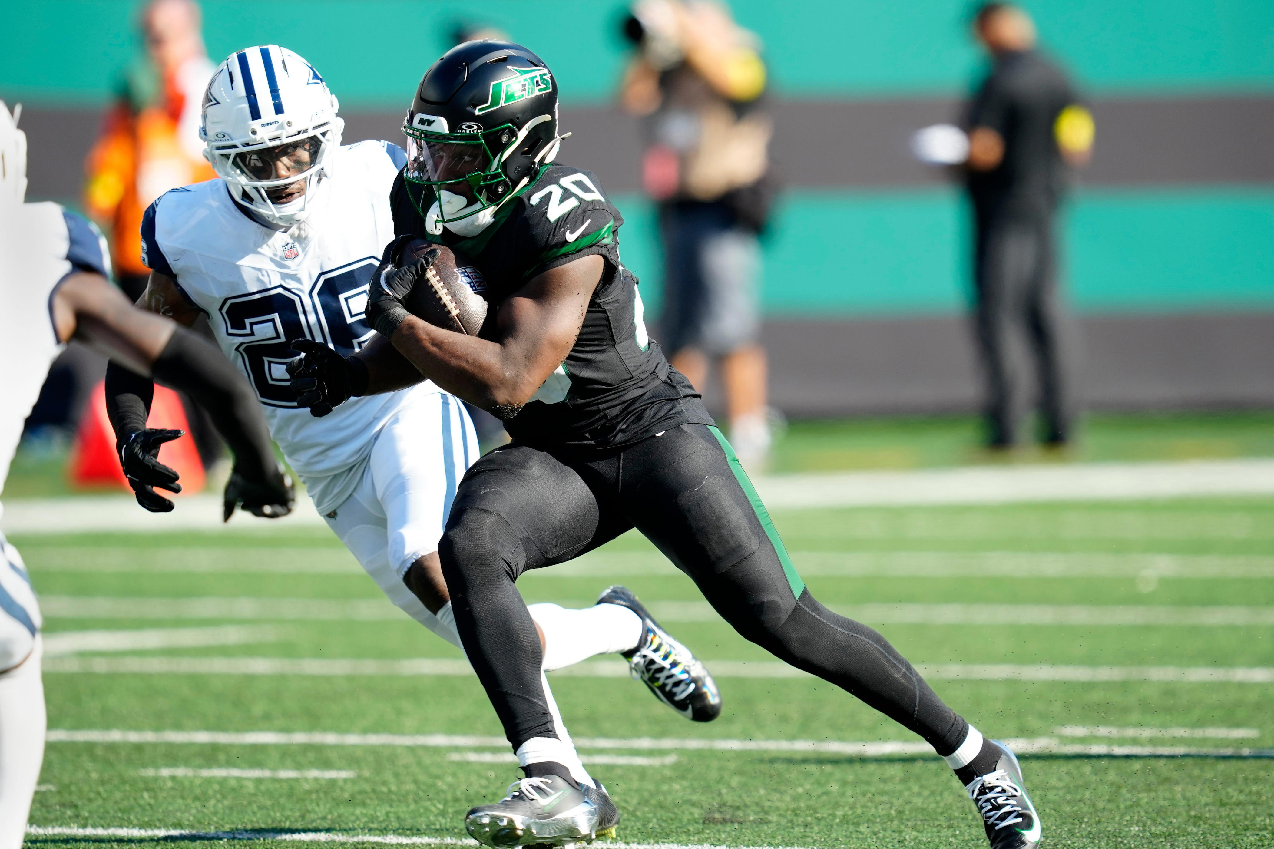 5 running backs named as potential trade options ahead of deadline