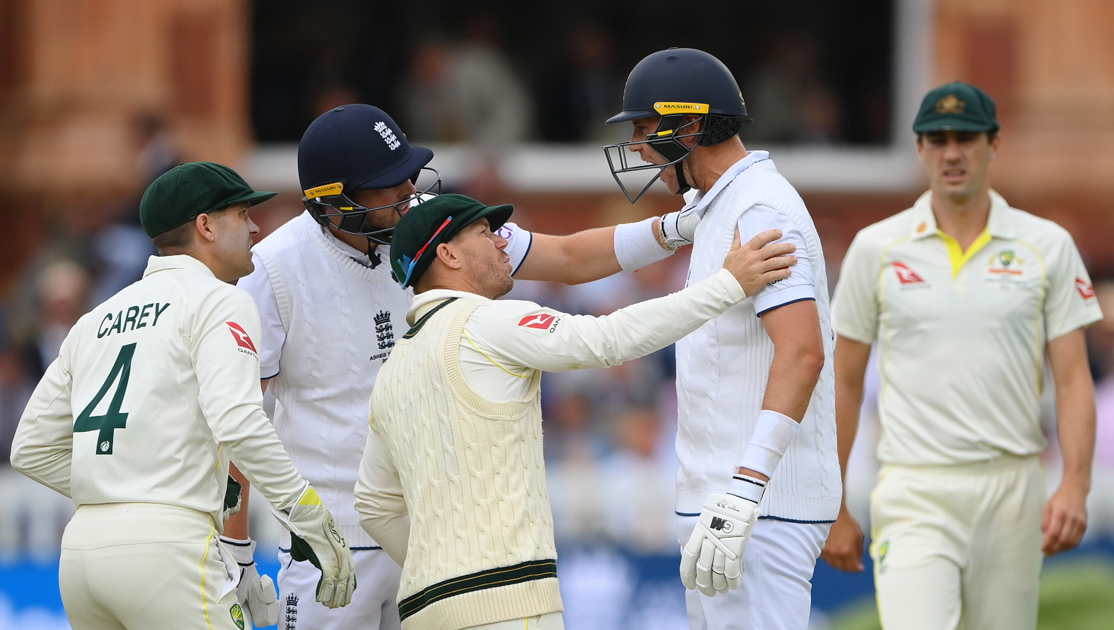 Early Ashes verbal: Stuart Broad and David Warner deal the opening blows