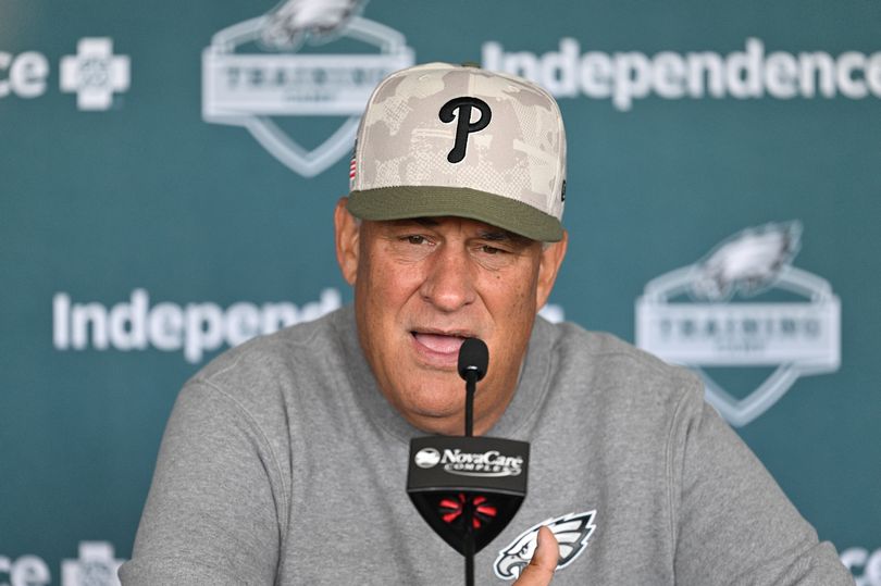 Eagles coach doesn't hide truth about 'surprise' Za'Darius Smith retirement