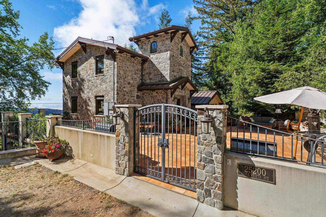 Discover NorCal vineyard home-Airbnb favorite-with tree house, yurt ...