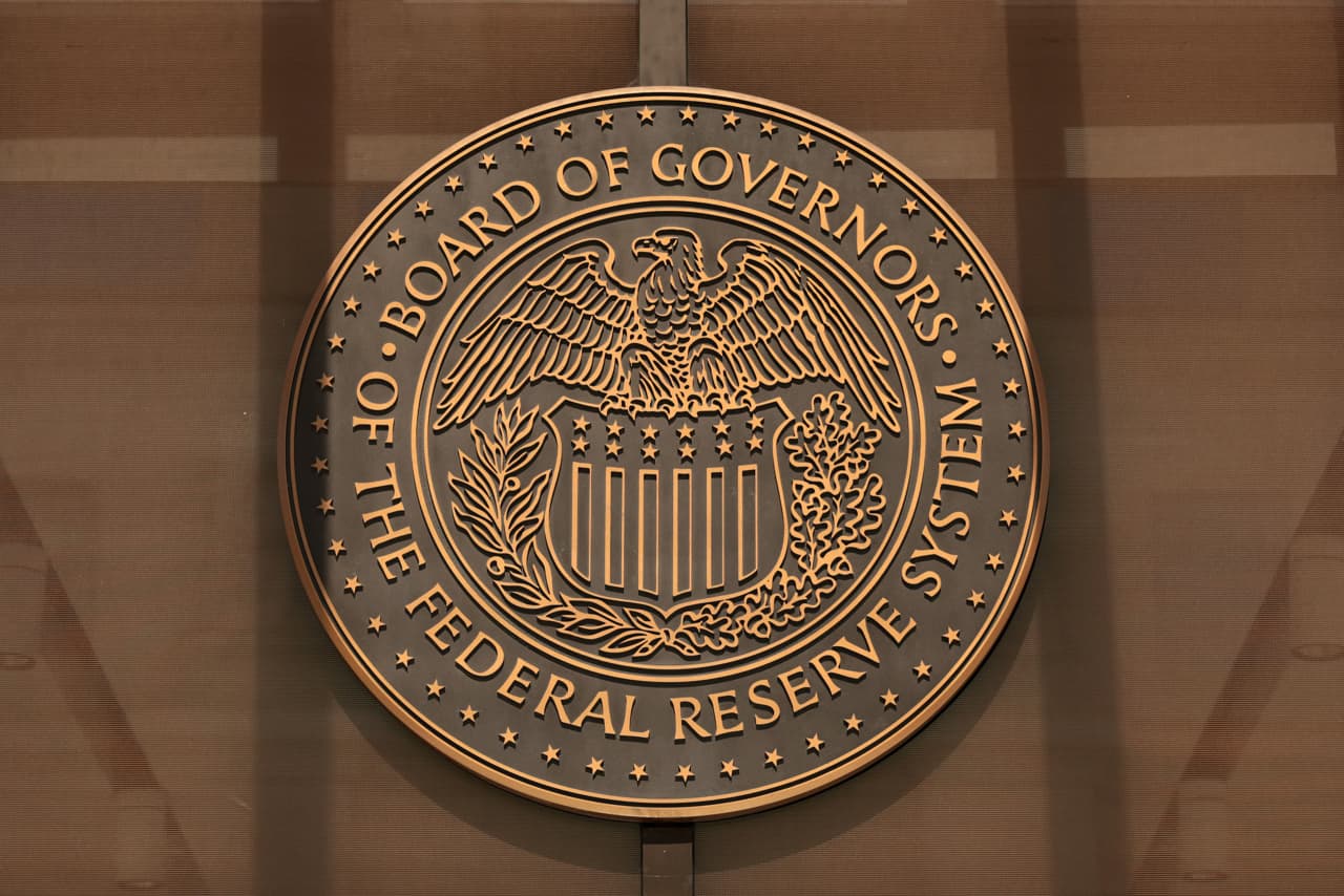 The Fed’s Beige Book Shows a Mixed Economic Picture. How It Poses a ...