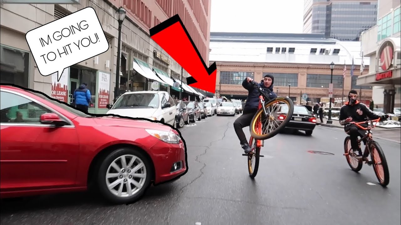 A crazy driver nearly hits little Harry during a ride