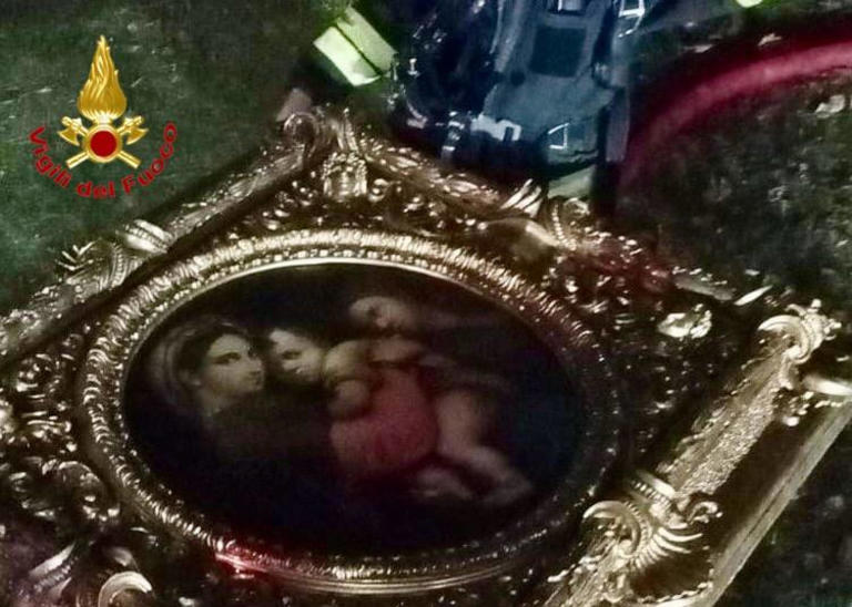 Un frammento di cuore e capelli: le reliquie di Carlo Acutis scampate ...