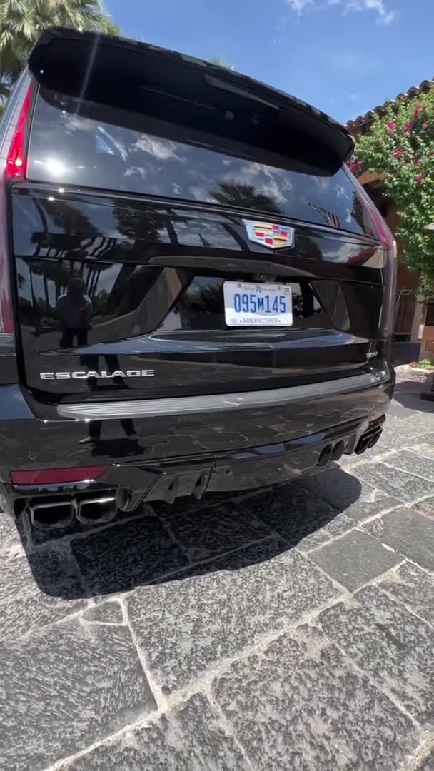 El poderoso rugido V8 de la Cadillac Escalade: sonido de escape de lujo