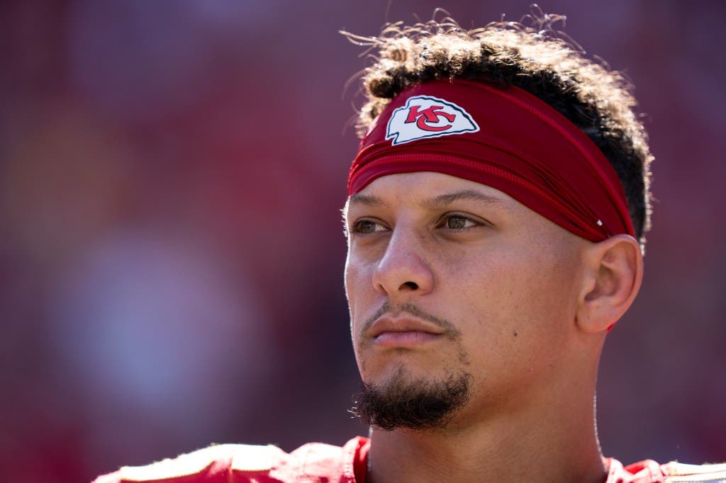 Chiefs QB Patrick Mahomes praying for teammate amid puzzling absence