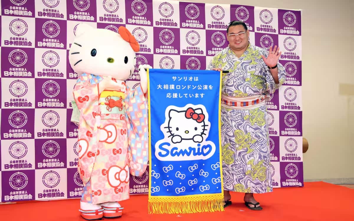 Hello Kitty es la ‘embajadora’ del Gran Torneo de Sumo en Londres | Video