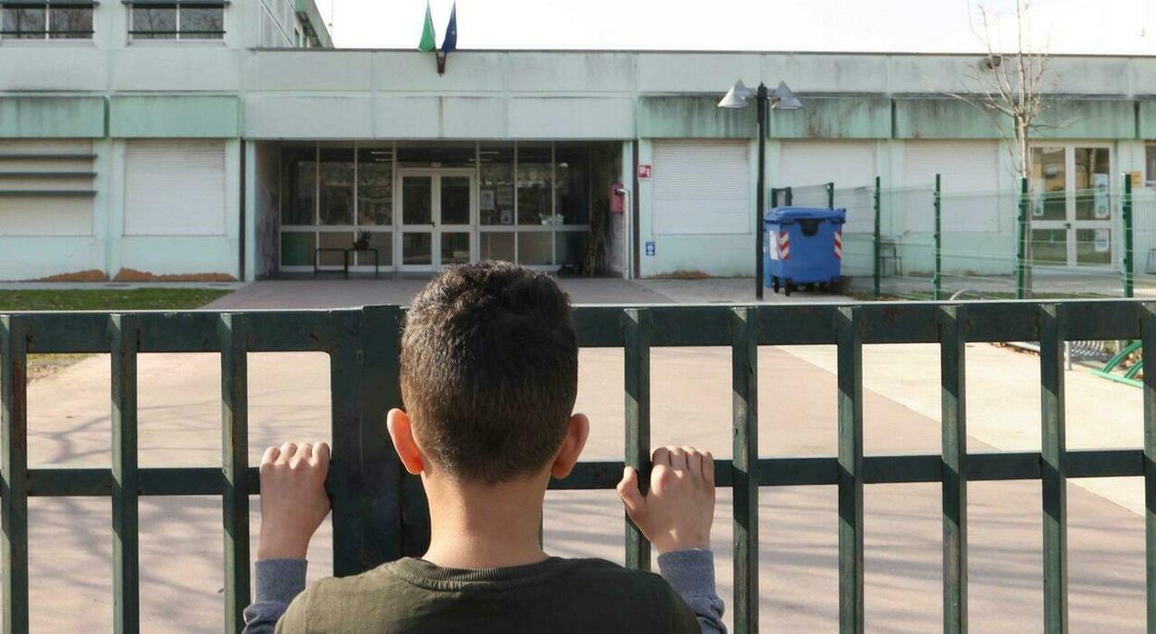Scuole chiuse oggi, l'elenco dei Comuni: da Reggio Calabria a Crotone ...