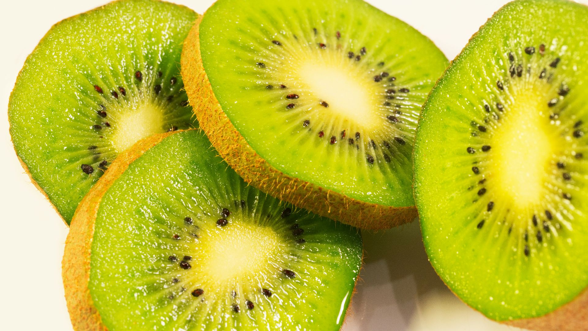 10 Reasons You Should Eat Kiwi Every Day & 10 Easy Recipes to Make