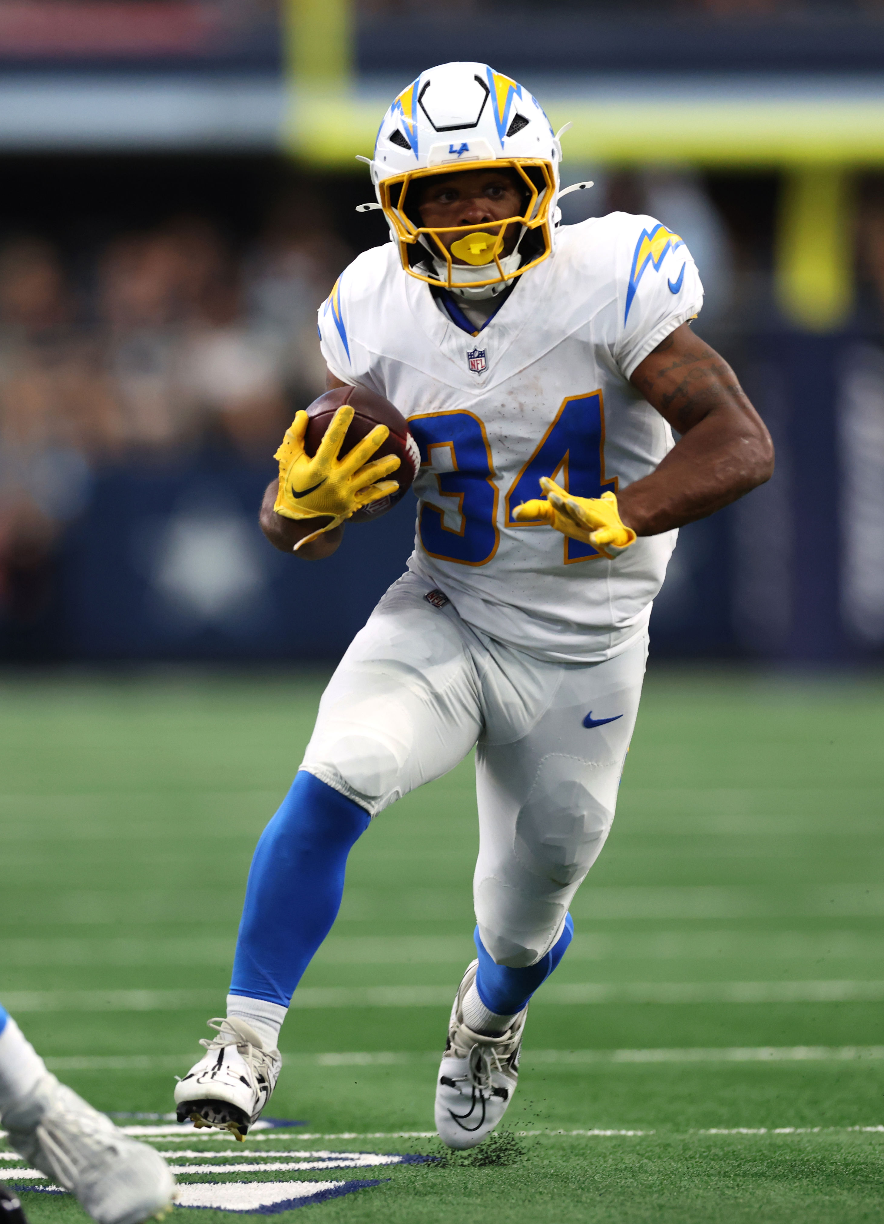 Chargers sign RB Jaret Patterson, release EDGE Clelin Ferrell from ...