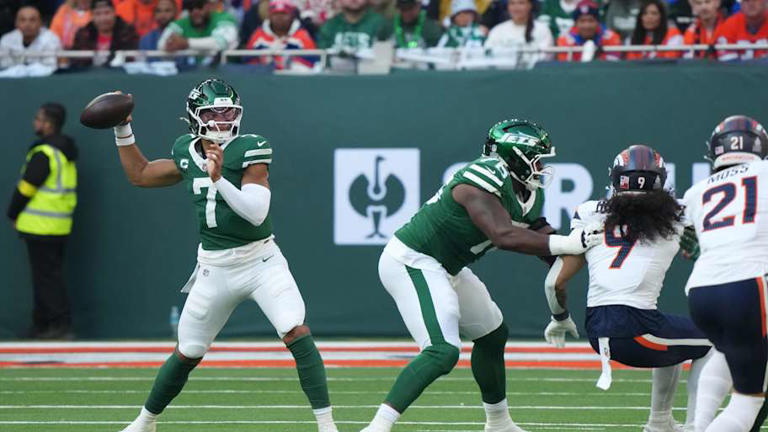 Jets' Justin Fields Makes Huge Admission After Embarrassing Week 6 Loss