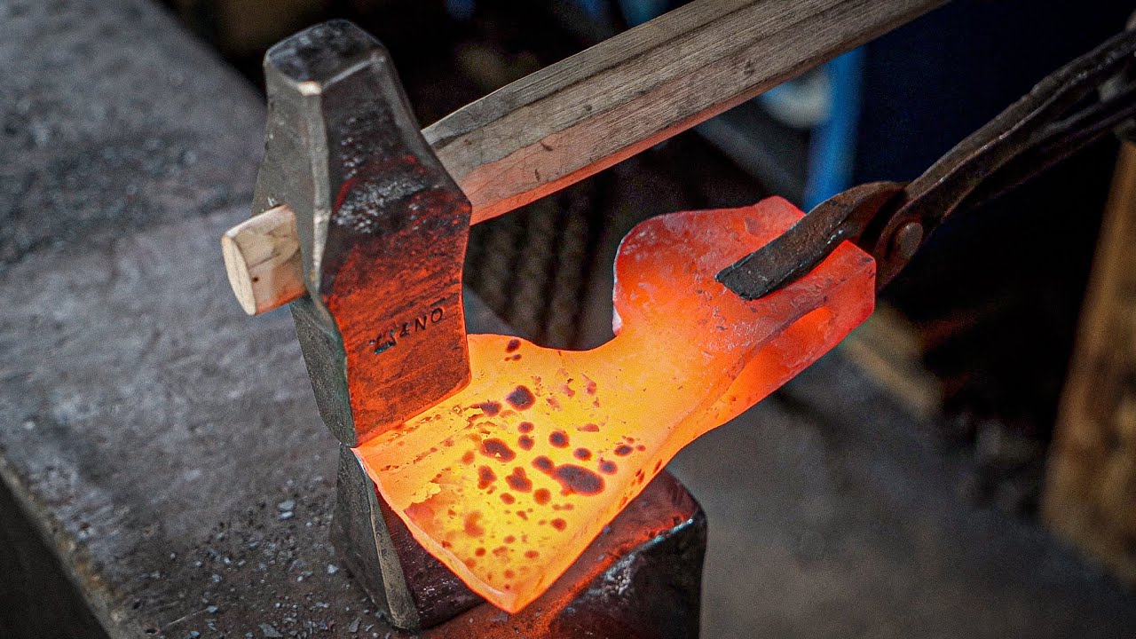 I learned to forge an axe from scratch!