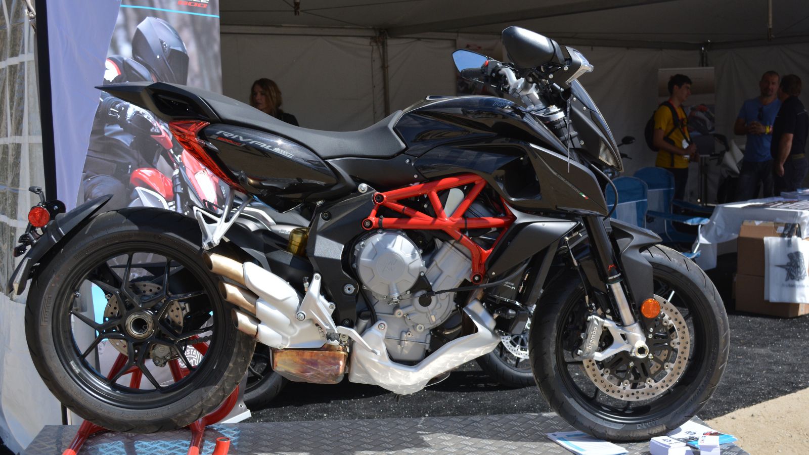 20 MV Agusta Motorcycles So Beautiful They Belong in an Art Gallery