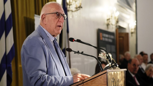Κακλαμάνης για Άννα Ψαρούδα-Μπενάκη: "Σύμβολο ισότητας, έφερε την πιο ...