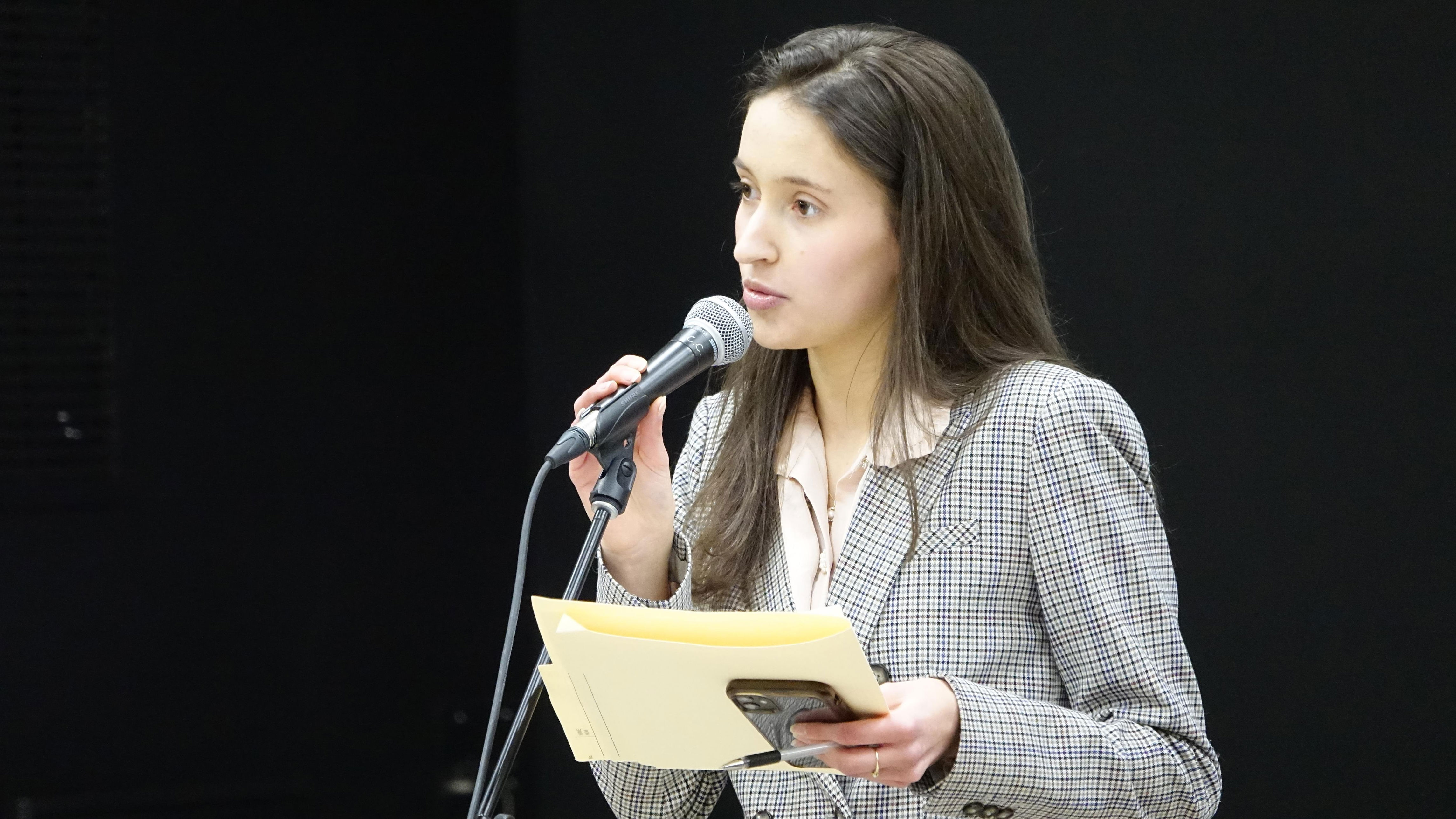 Duel à la mairie des Îles-de-la-Madeleine